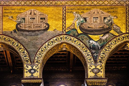 Noahs Ark Byzantine Goldground Mosaics Monreale - Foto de stock de ...