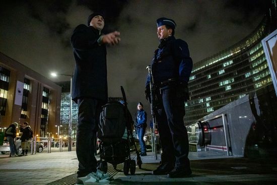 Police Officers Hold Security Perimeter Around Editorial Stock Photo ...