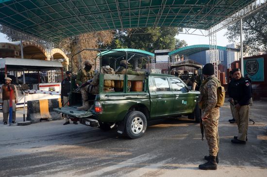 Pakistani Security Officials Inspect Crime Scene Editorial Stock Photo ...