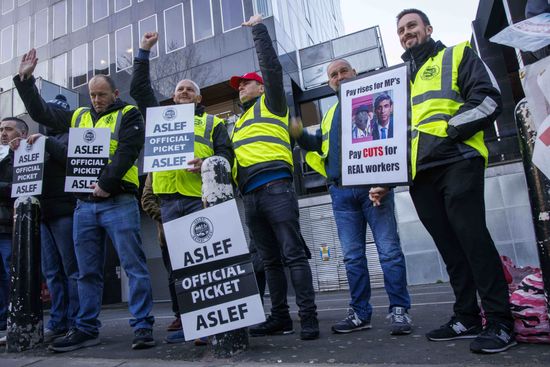 Picket Line Outside Euston Station Train Editorial Stock Photo - Stock ...