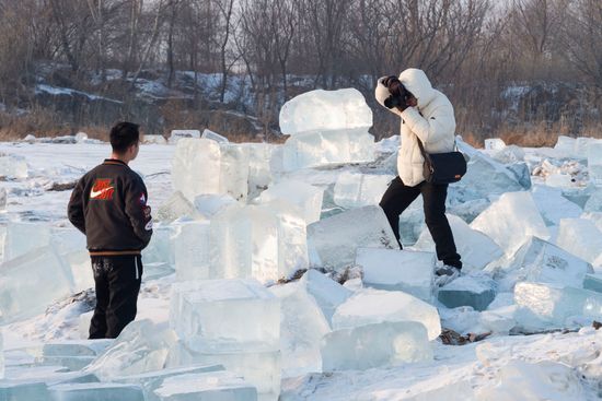 Tourist Poses Photos Ice Cubes Section Editorial Stock Photo - Stock ...