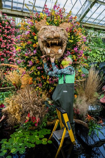 Henck Rolling Inhouse Florist Makes Final Editorial Stock Photo - Stock ...