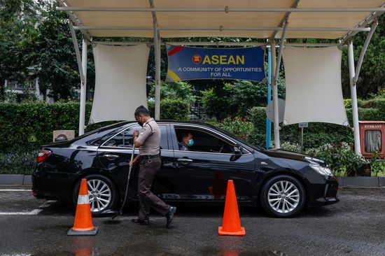 Security Guard Checks Car Security Check Editorial Stock Photo - Stock ...