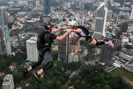Base Building Antenna Span Earth Jumpers Editorial Stock Photo - Stock ...