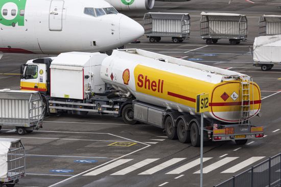 Shell Tanker Truck Jeta1 Aviation Fuel Editorial Stock Photo - Stock ...