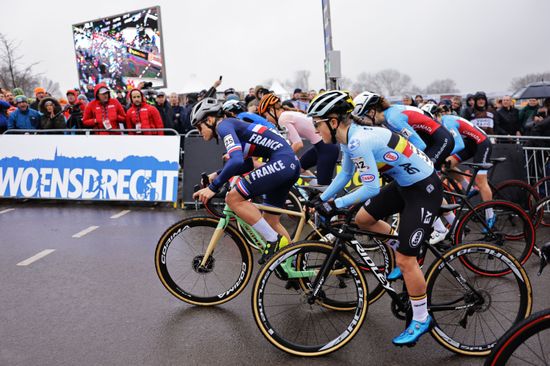 Gery France Leading Bunch Start Line Editorial Stock Photo - Stock ...