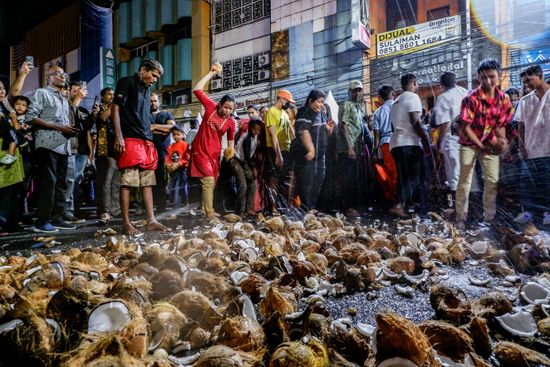 Indonesian Hindutamil Devotees Throw Coconuts Prayer Editorial Stock ...
