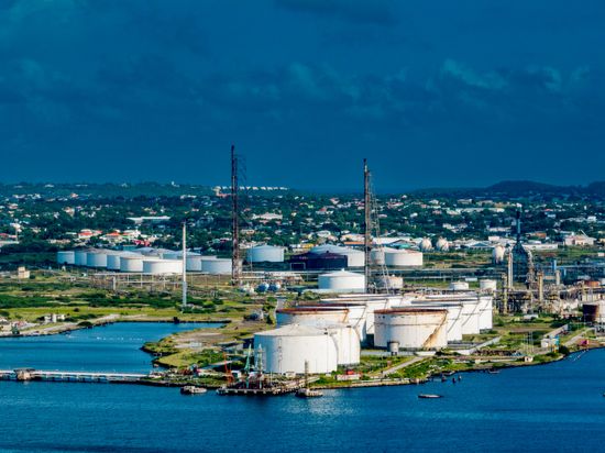 Curacao Willemstad Isla Refinery On Isla Editorial Stock Photo - Stock ...