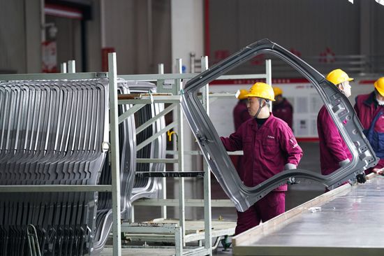 Employees Work On Truck Assembly Line Editorial Stock Photo - Stock ...