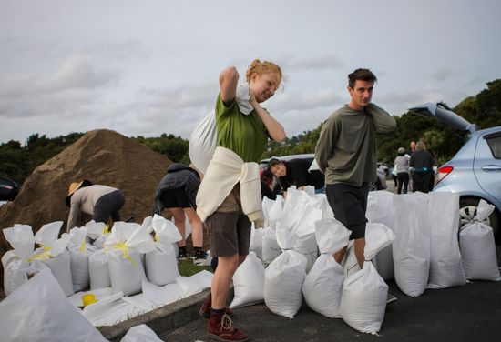 Residents Carry Sandbags Temporary Storage Site Editorial Stock Photo ...