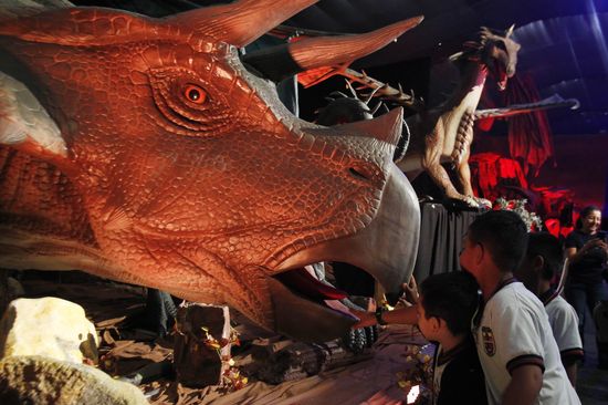 Children Visit Animatronic Exhibition Featuring Fantastic Editorial ...