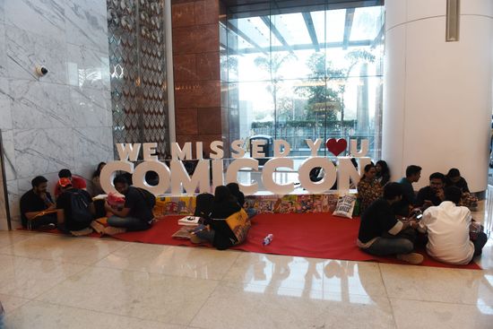 People Seen Sit Front Comic Con Editorial Stock Photo - Stock Image ...