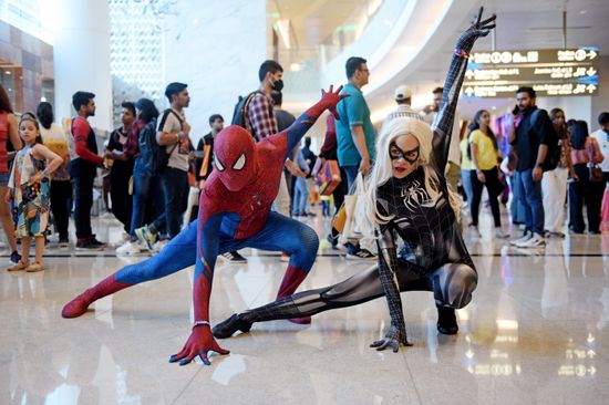 Spiderman Spiderwoman Pose Photograph Comic Con Editorial Stock Photo ...