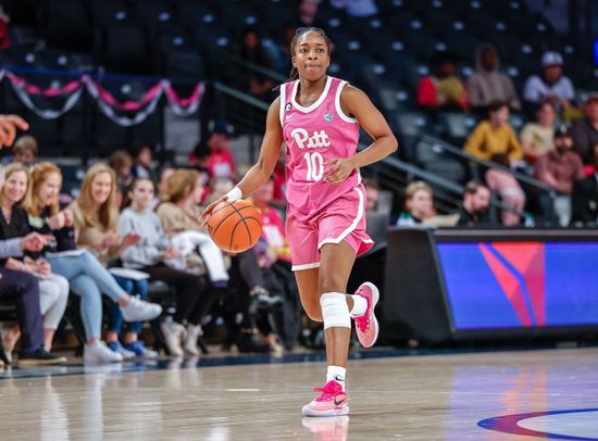 Pitts Channise Lewis 10 Controls Ball Editorial Stock Photo - Stock ...