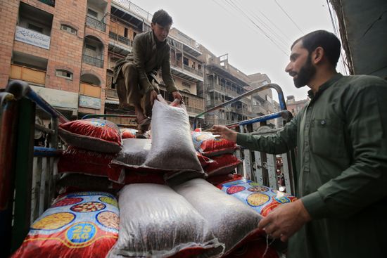 Pakistani Laborers Unload Red Beans Wholesale Editorial Stock Photo ...