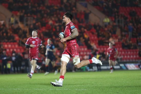 Vaea Fifita Scarlets Runs Before Passing Editorial Stock Photo - Stock ...