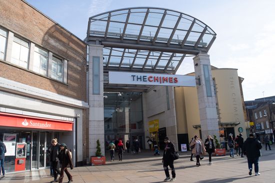 Shoppers Outside Chimes Shopping Centre Uxbridge Editorial Stock Photo ...
