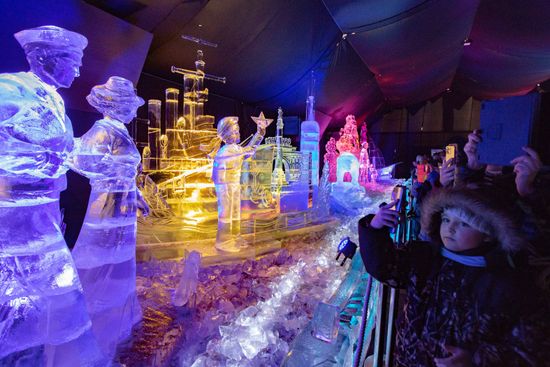Visitors Take Photos Ice Sculptures Festival Editorial Stock Photo ...