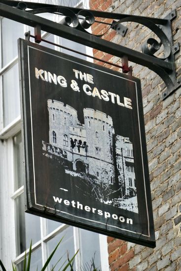 King Castle Pub Opposite Windsor Castle Editorial Stock Photo - Stock ...