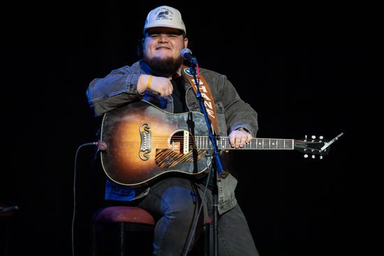 Shane Profitt Performing 995 Wycds Ten Editorial Stock Photo - Stock ...