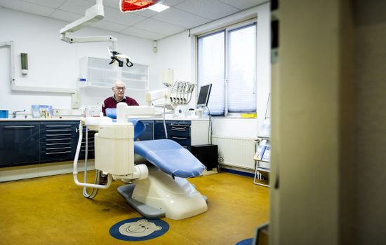 Deventer Practice Retired Dentist Who Donates Editorial Stock Photo ...