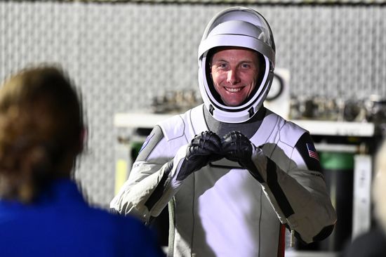 Nasa Astronaut Warren Hoburg Gives Heart Editorial Stock Photo - Stock ...