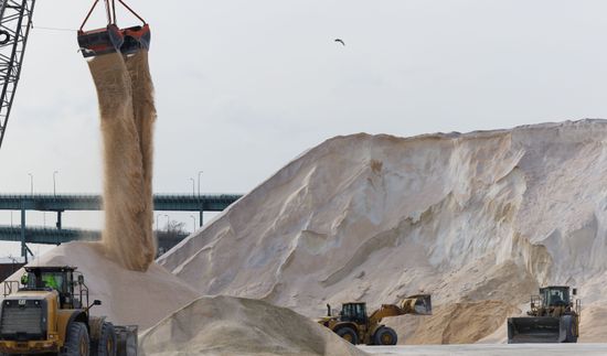 Crews Eastern Salt Transfer 60000 Tons Editorial Stock Photo - Stock ...