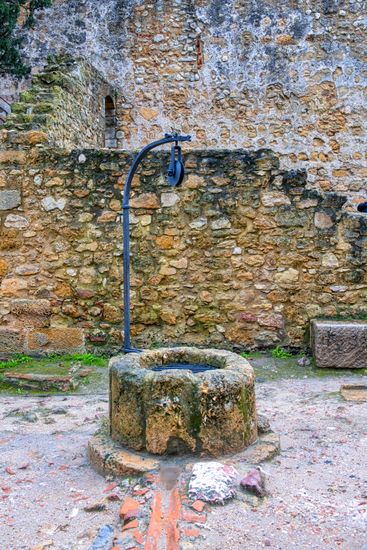 Medieval Water Well Central Backyard Plaza Editorial Stock Photo ...
