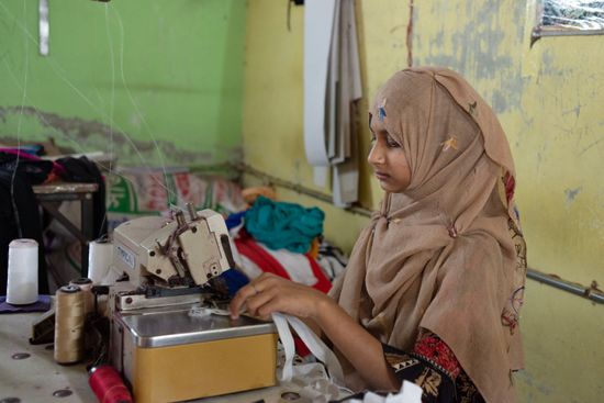 Teenage Girl Working Local Garment Factory Editorial Stock Photo ...