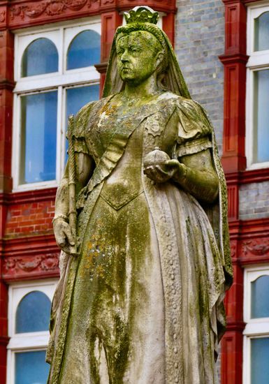 Queen Victoria Statue Prior Being Restored Editorial Stock Photo ...