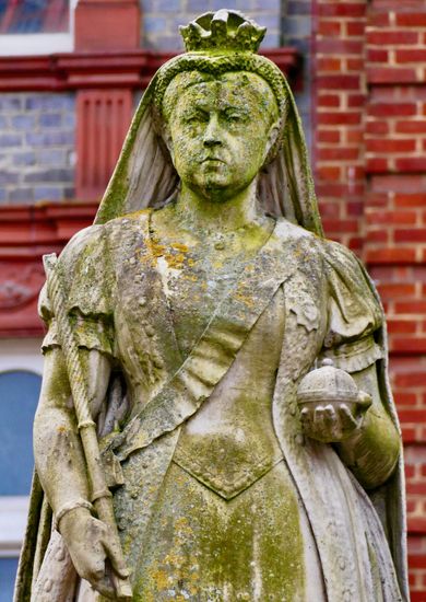 Queen Victoria Statue Prior Being Restored Editorial Stock Photo ...