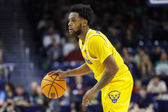 Pittsburgh Guard Nelly Cummings 0 Directs Editorial Stock Photo - Stock ...