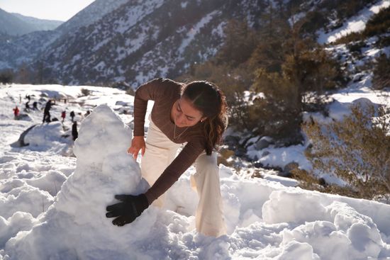 Daisy Mendez Makes Snowman Mount Baldy Editorial Stock Photo - Stock ...