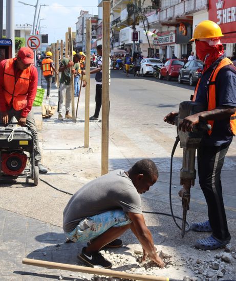 Haitian Migrants Work On Construction Humanitarian Editorial Stock ...