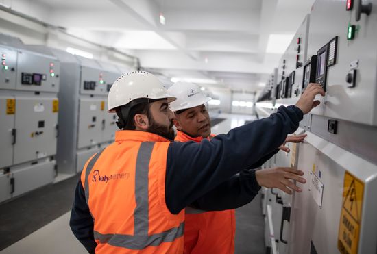 Technicians Perform Routine Check Substation Kalyon Editorial Stock ...