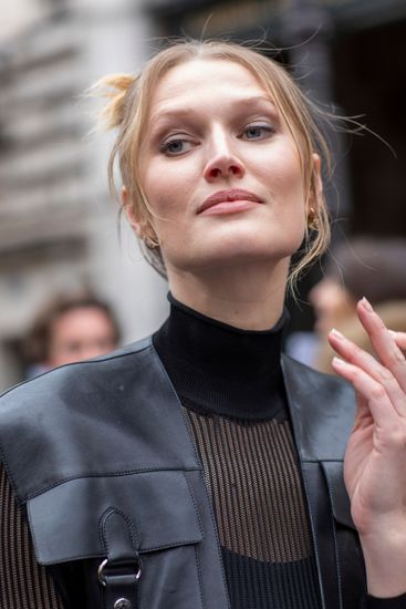 Toni Garr Outside Hermes Fashion Show Editorial Stock Photo - Stock ...