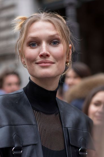 Toni Garr Outside Hermes Fashion Show Editorial Stock Photo - Stock ...