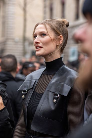 Toni Garr Outside Hermes Fashion Show Editorial Stock Photo - Stock ...