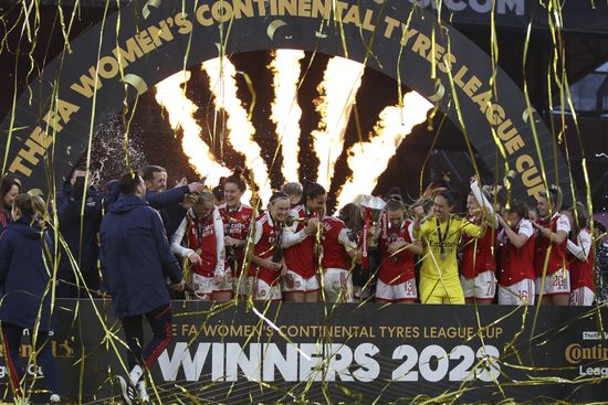 Arsenal Women Celebrate Win Lifting Trophy Editorial Stock Photo ...