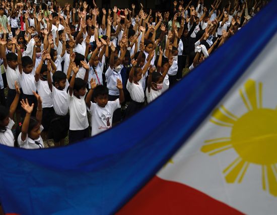 Filipino Children Gesture During Flag Raising Editorial Stock Photo ...