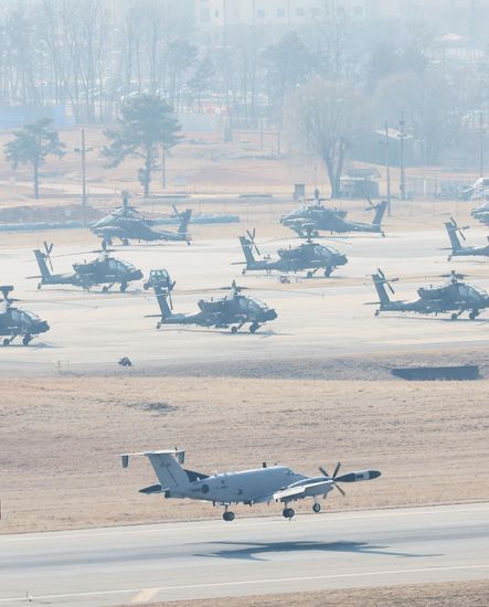Rc12x Guardrail Surveillance Aircraft Lands Us Editorial Stock Photo ...