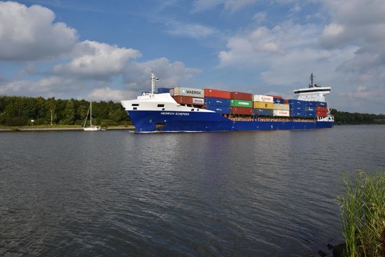 Container Ship Heinrich Schepers Sails Through Editorial Stock Photo ...