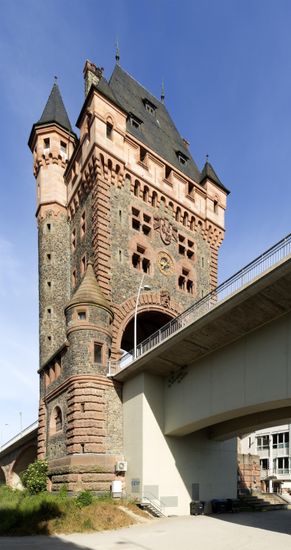 Tower Bridge Gate On West Side Editorial Stock Photo - Stock Image ...