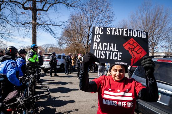 Capitol Police Force People Onto Sidewalk Editorial Stock Photo - Stock ...
