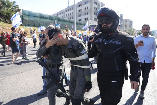 Wounded Police Officer Helped Demonstrators Block Editorial Stock Photo ...
