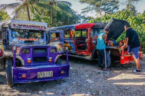 Mechanics Fix Engine Traditional Jeepney Decades Editorial Stock Photo ...