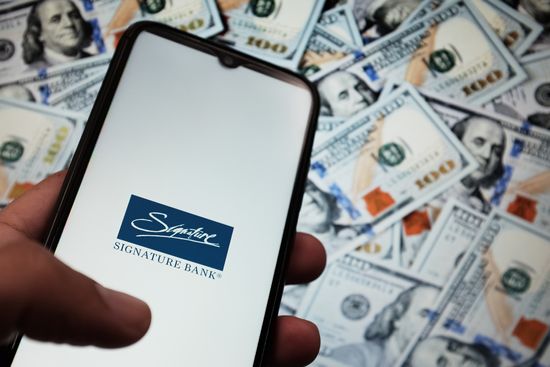 Signature Bank Logo Seen Displayed On Editorial Stock Photo - Stock ...