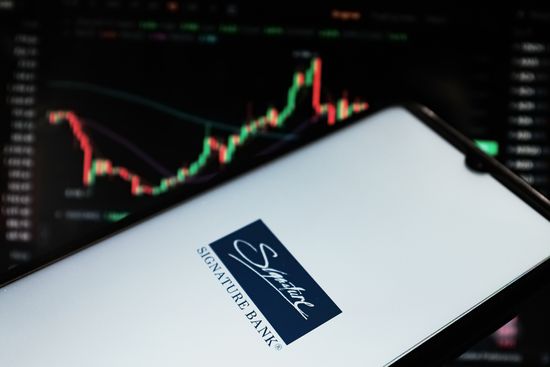 Signature Bank Logo Seen Displayed On Editorial Stock Photo - Stock ...