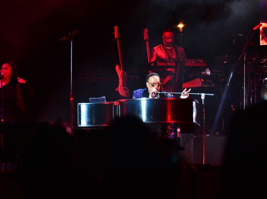 Charlie Wilson Performs Live On Stage Editorial Stock Photo - Stock ...