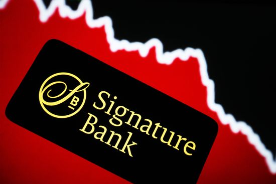 This Photo Illustration Signature Bank Logo Editorial Stock Photo ...
